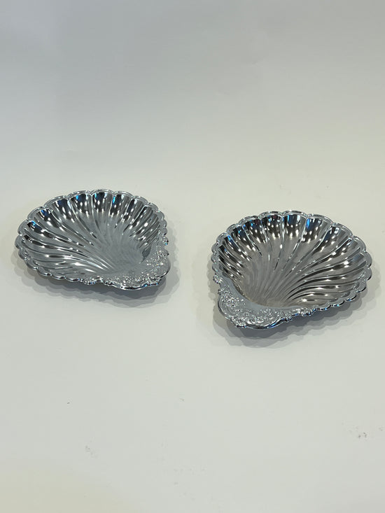 Vintage Chrome Seashell Trays - Set of 2 – GALLERIA