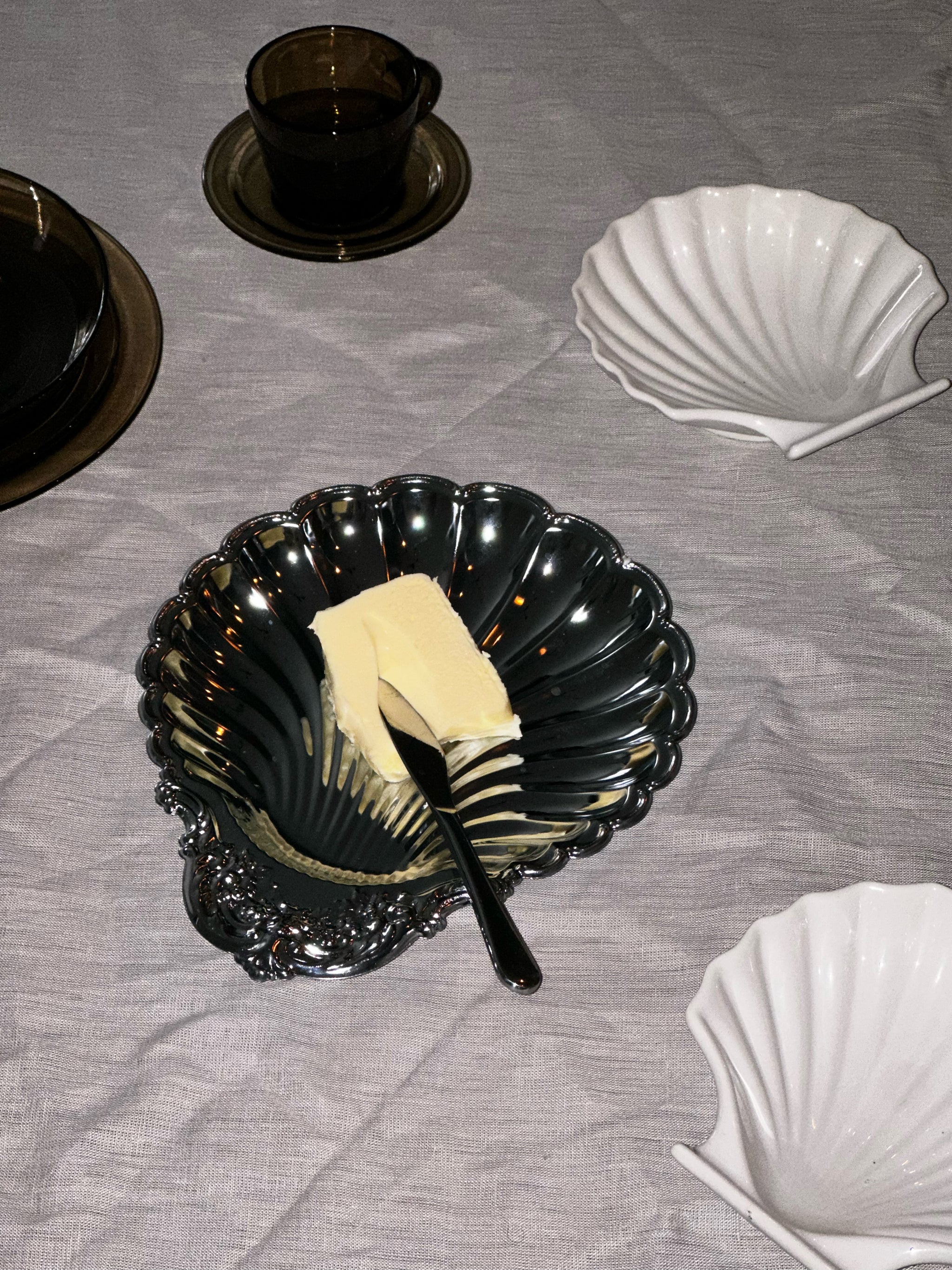 Vintage Chrome Seashell Trays - Set of 2 – GALLERIA